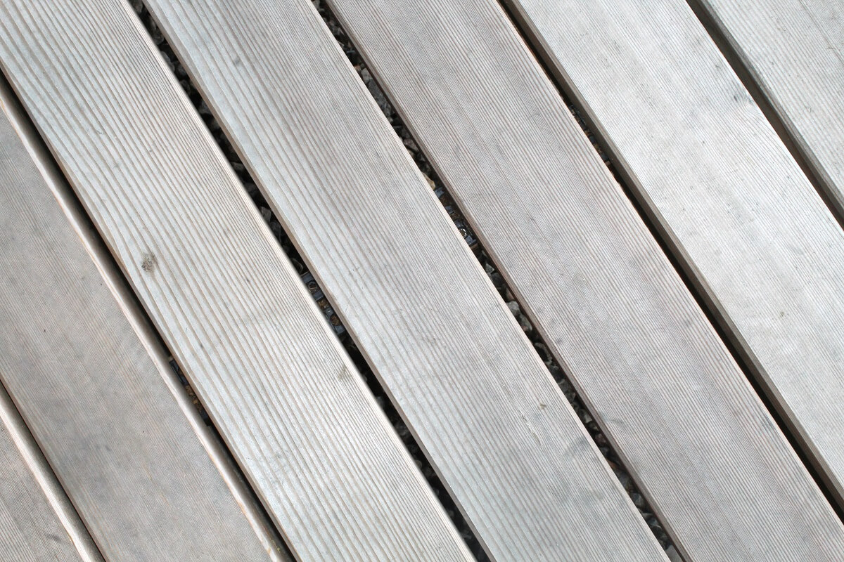 Vertical Grain Siberian Larch Decking | Russwood Quality Timber