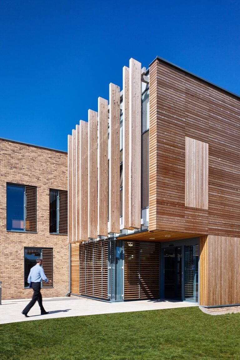 Timber fins in modern architecture: innovative solutions for secret ...